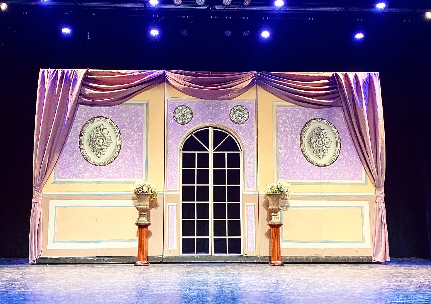 Annie sets - Encore Theatrical LA